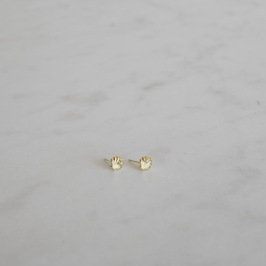 She Shell Studs - Gold – City Hall